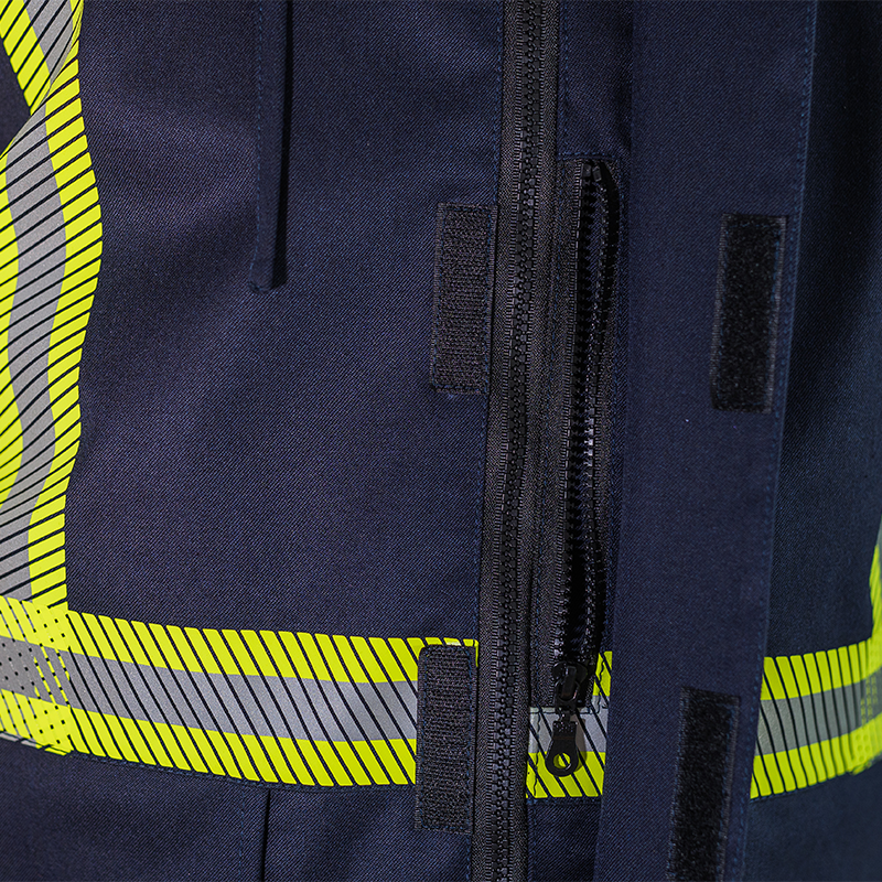 Antistatic, rain protective clothing against heat, flame, liquid ...